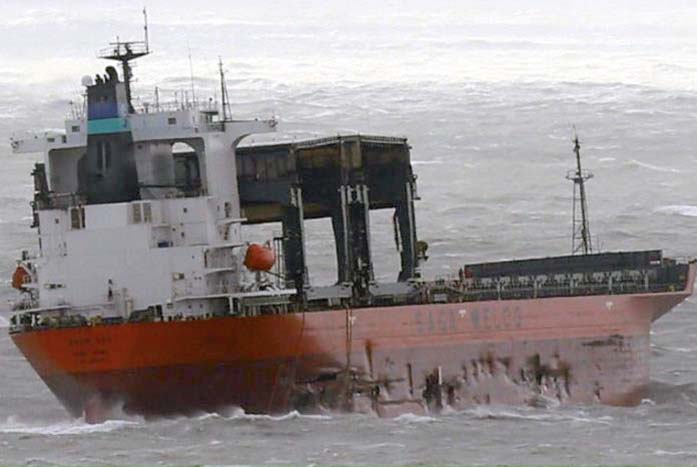 1702-04 Saga Sky - Shipping Today & Yesterday Magazine