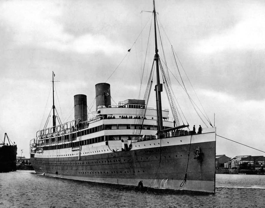 19-Royal Edward-07 - Shipping Today & Yesterday Magazine