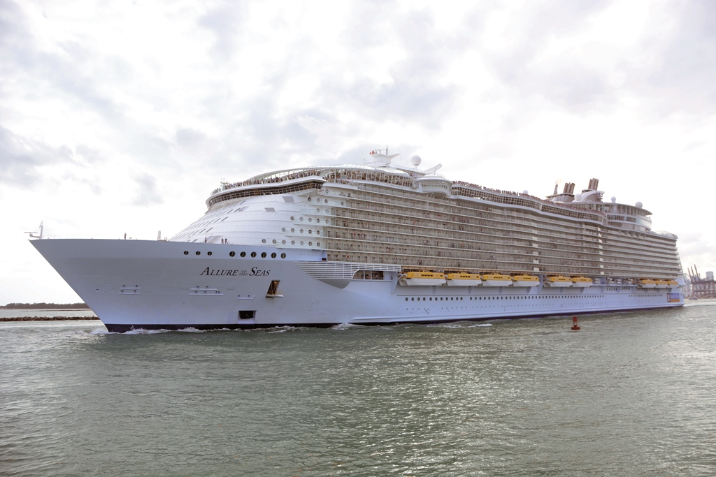 8 Allure of the Seas (2019) 7 - Shipping Today & Yesterday Magazine