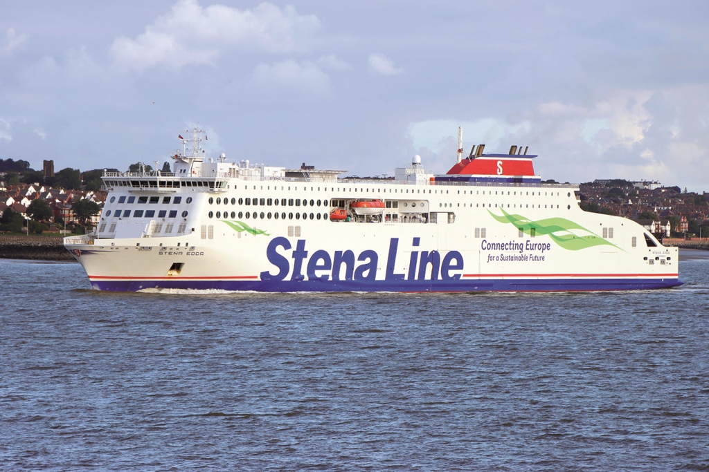 7 Stena Edda Darren Holdaway - Shipping Today & Yesterday Magazine